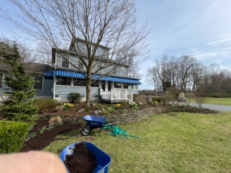 Hollars Landscaping Lawn Care Services in Middletown, DE