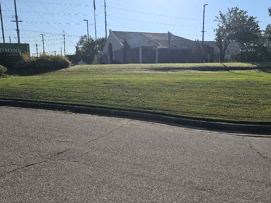 Top Notch Lawn Servi Lawn Care Services in Horn Lake, MS